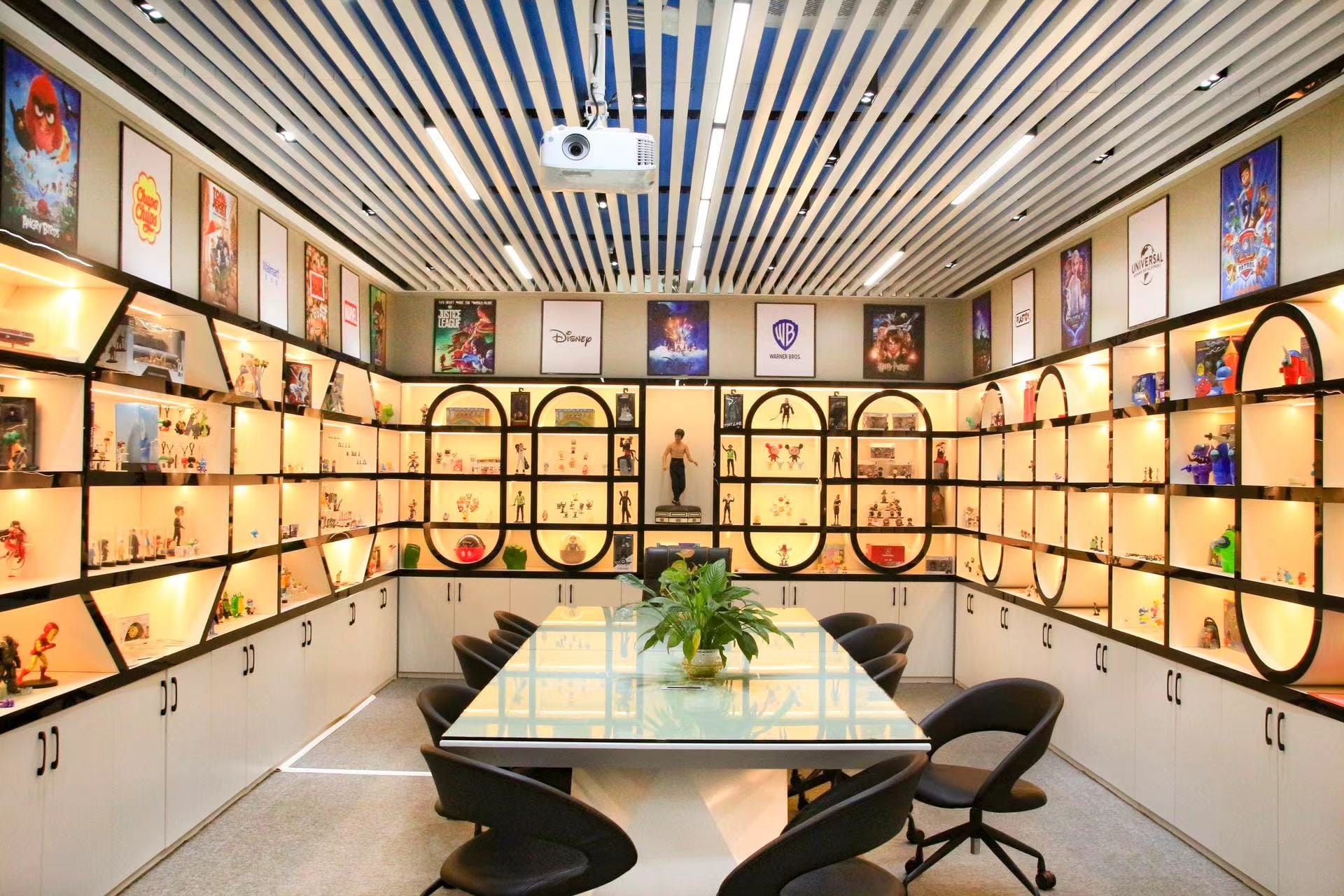 Home - Custom Vinyl Figure